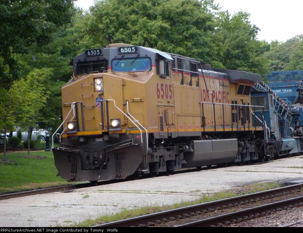 UP 6505 leads a work train